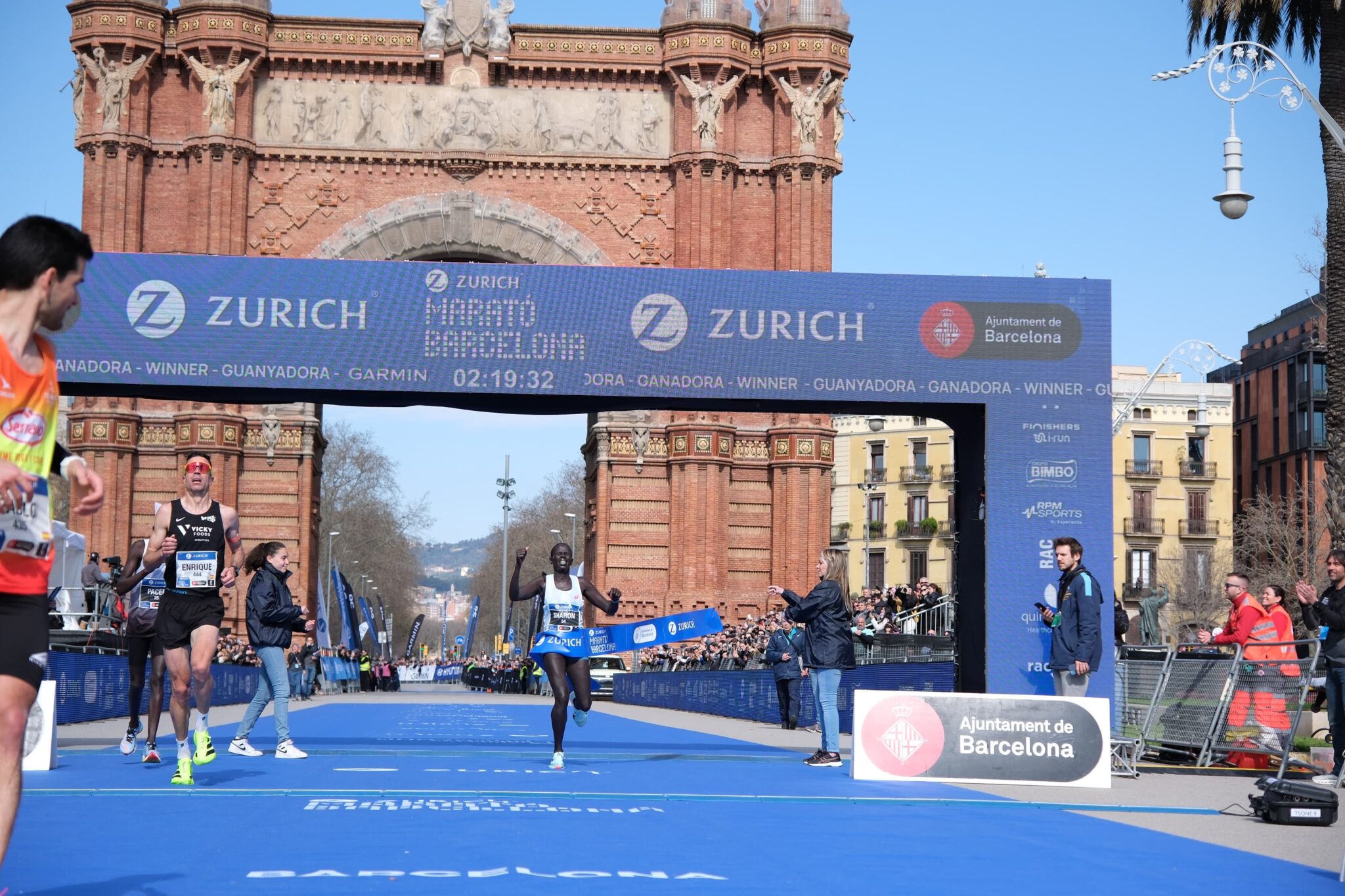 Tesfaye Deriba and Sharon Chelimo set new records at the Zurich Marató ...